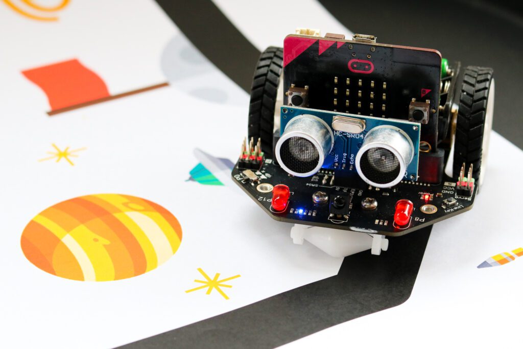 Projekti s micro:Maqueen Lite robotom | Izradi!